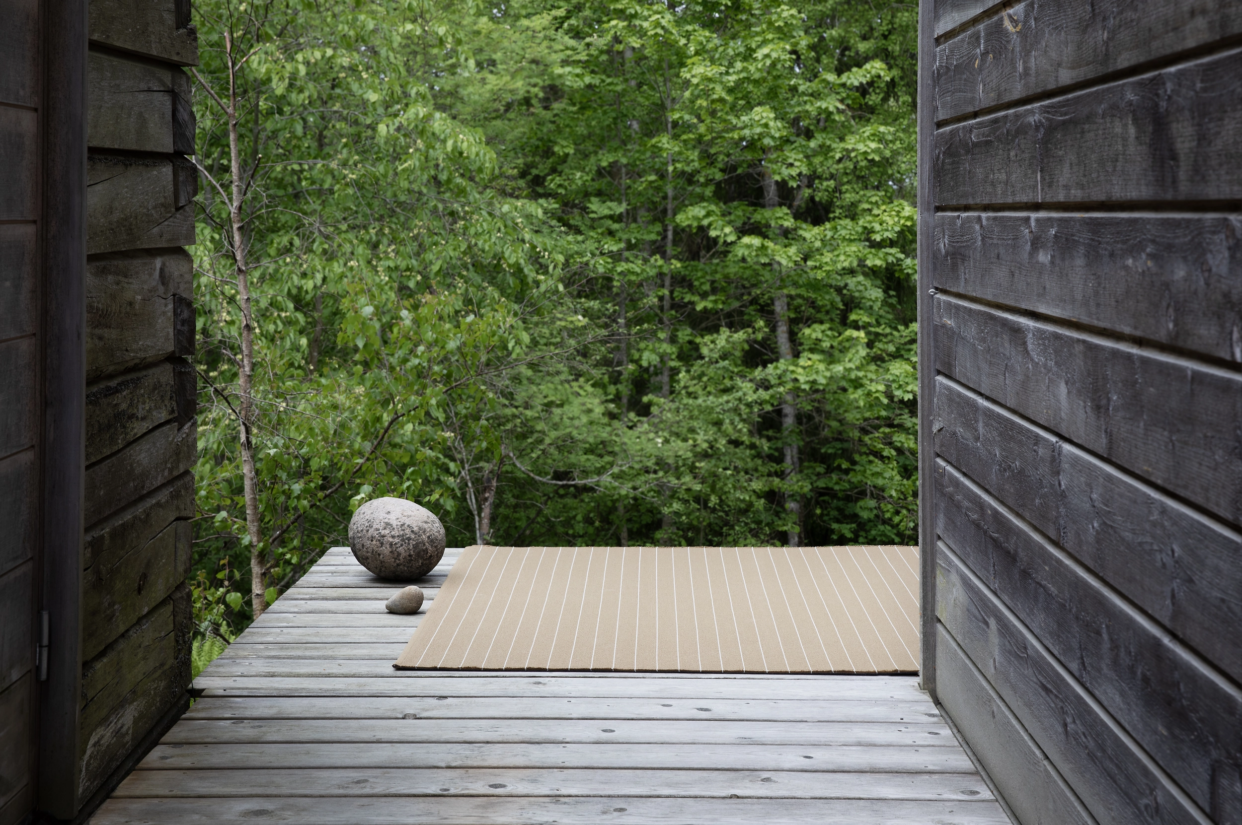 Woodnotes Line IN/OUT matto - Sisustustalo Lehmusto